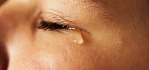 Ojos llorosos: Descubre sus causas | Opeluce